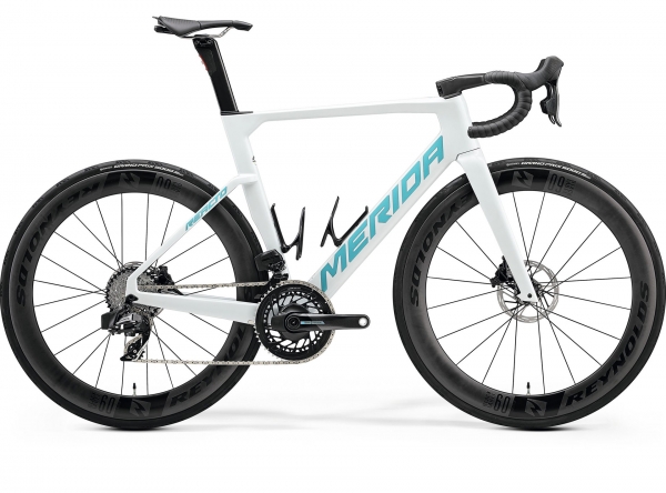 메리다 24 리액토 9000